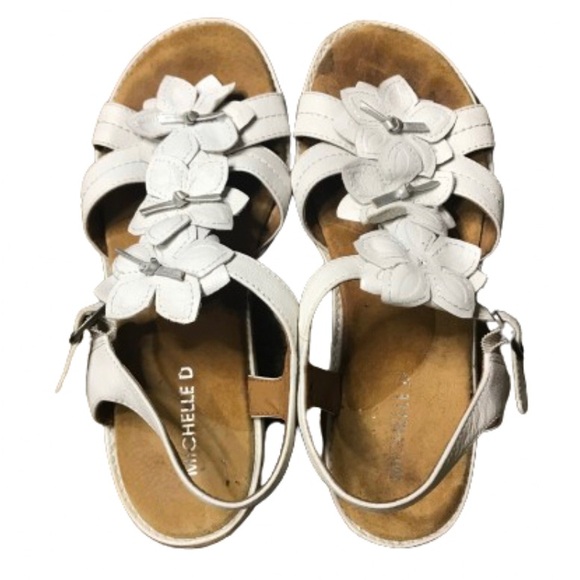 Michelle D | Shoes | Michelle D White Flower Sandals Size 7 | Poshmark